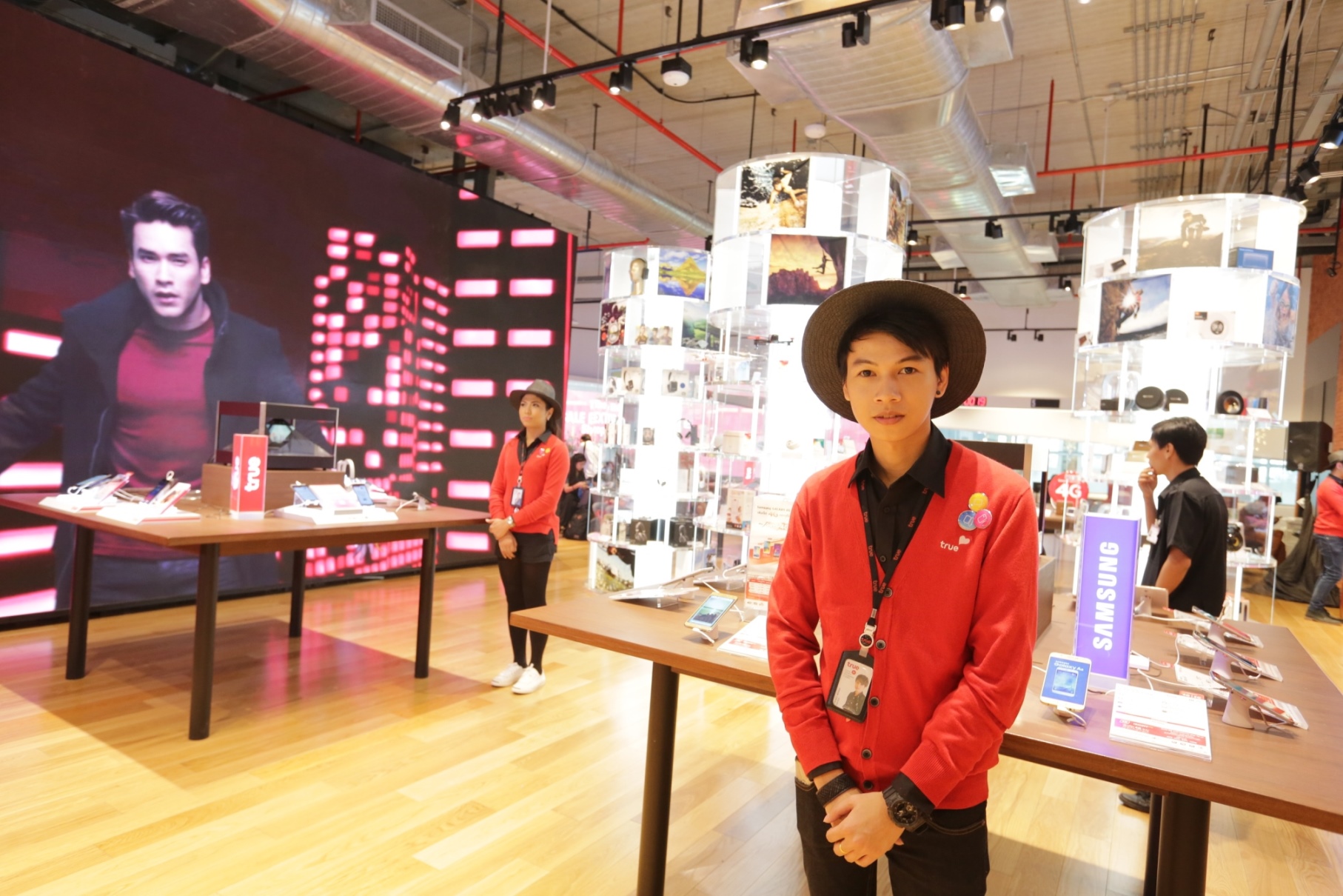 True Smart Store ช้อปใหม่ สุดสมาร์ท ที่เอ็มควอเทียร์