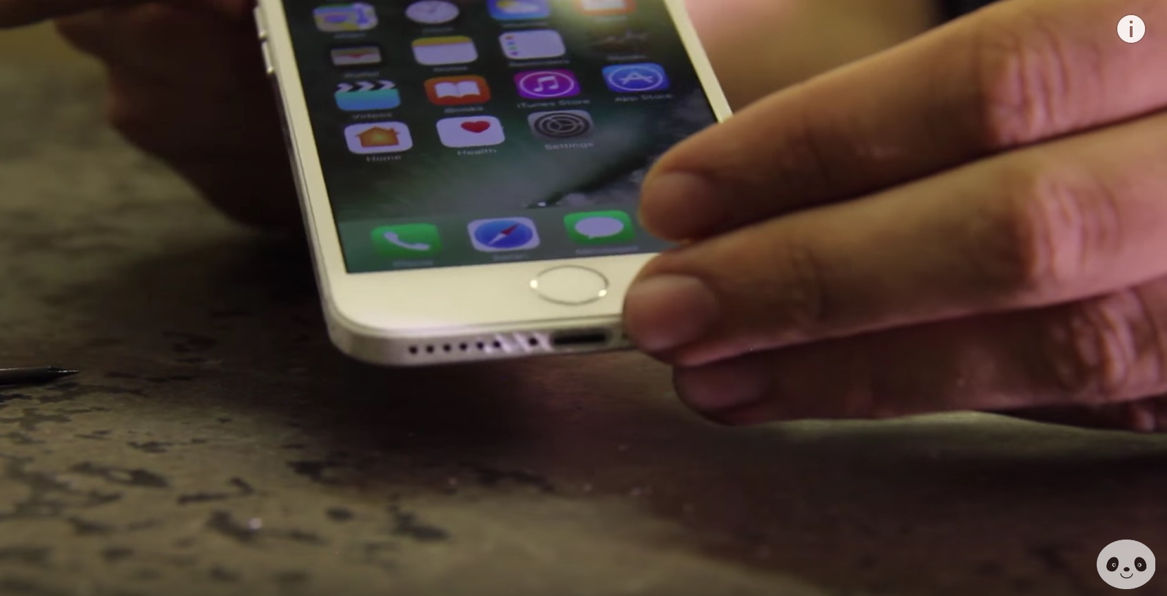 ชม iPhone 7 โมดิฟายเคสใหม่ให้เป็นแบบเหลี่ยมเหมือน iPhone 4, iPhone 5