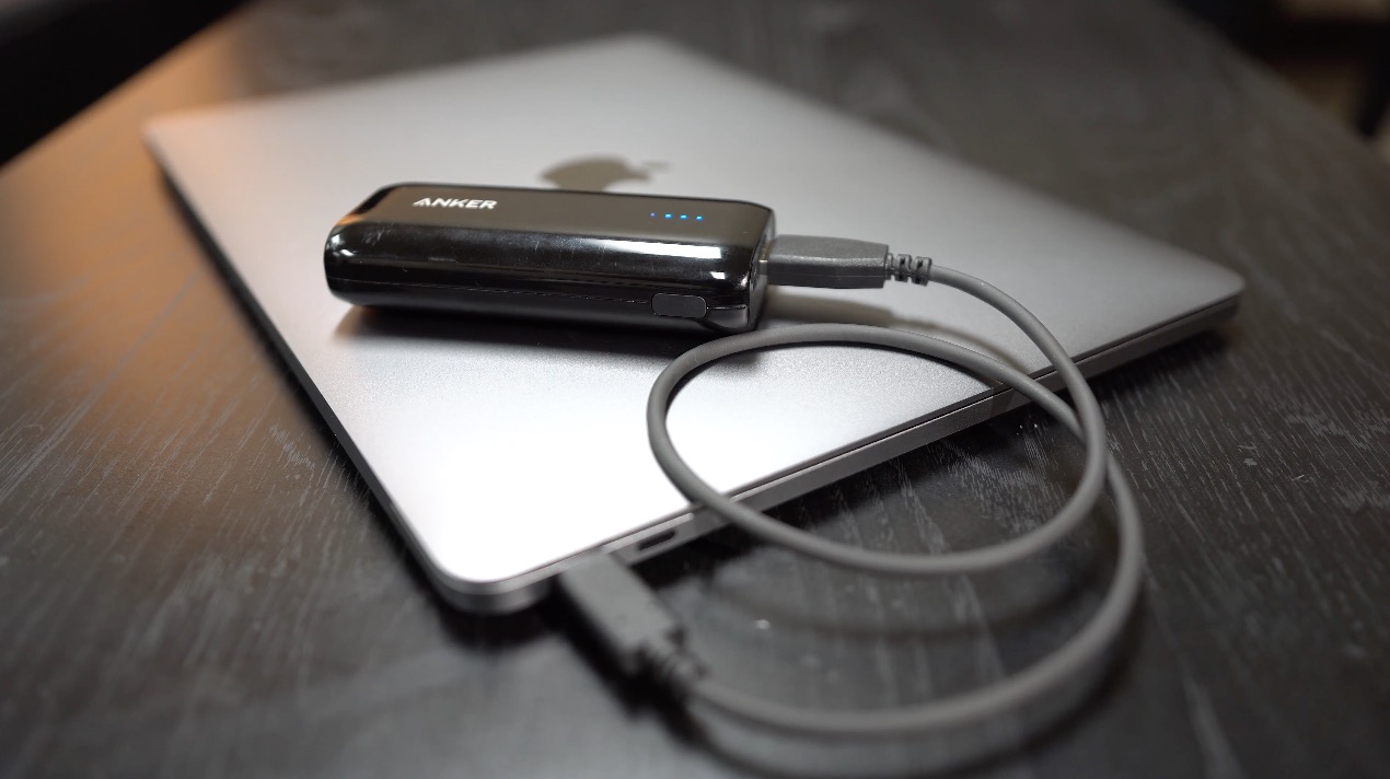 สื่อนอก เปรียบเทีย Macbook Pro 2016 เทียบกับ Macbook Air 2015 จอ 13 นิ้ว