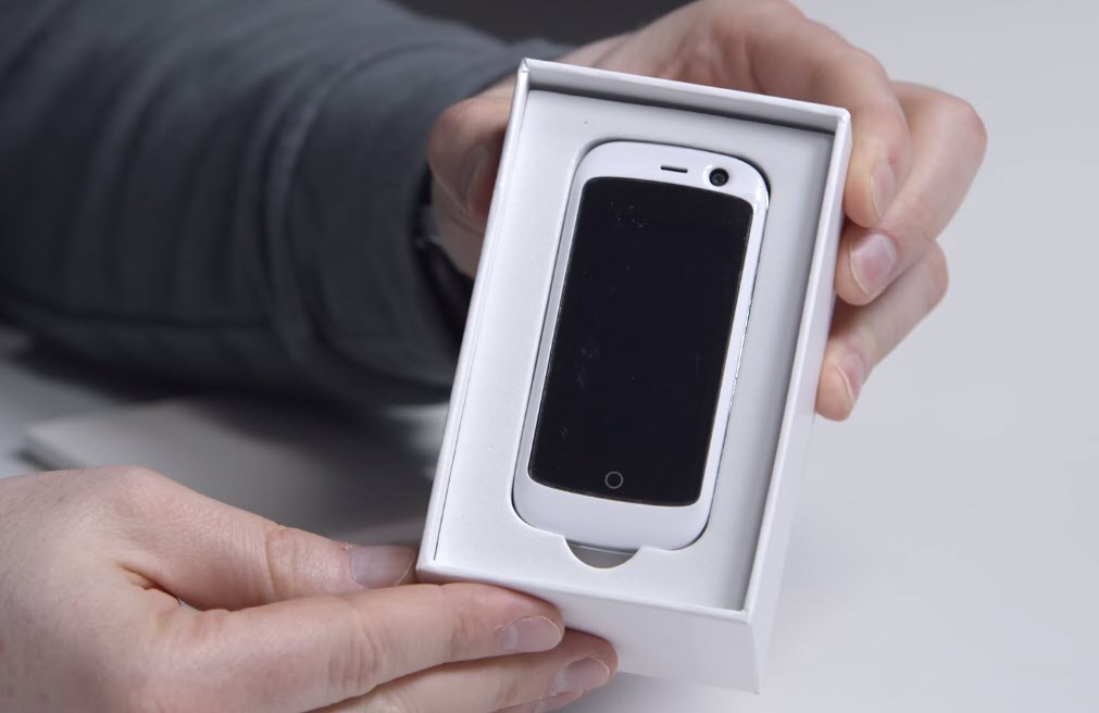 Jelly Smartphone 4G ที่เล็กที่สุดในโลก โทรได้, ถ่ายรูปได้, โหลดแอปได้ ...
