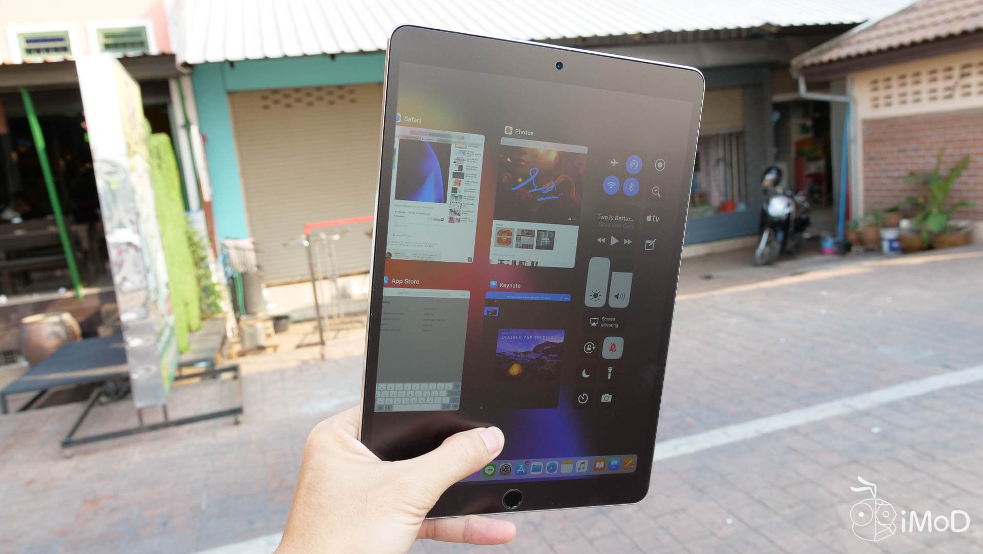 รีวิวฟิล์มกระจกด้าน Smart Note Anti Finger Print เพื่อ iPad 10.5 นิ้ว ...