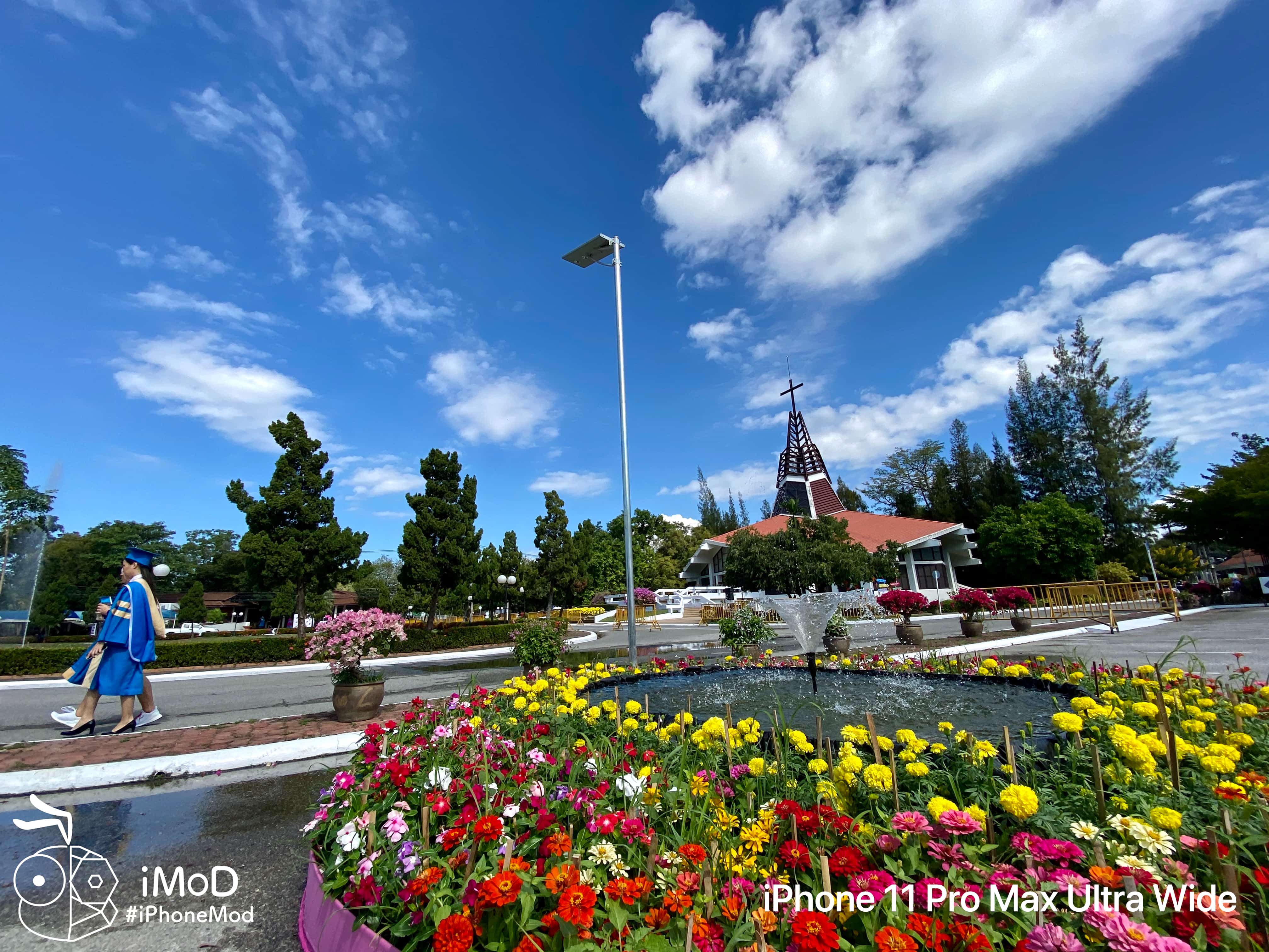 ชมภาพถ่ายเลนส์ Ultra Wide ของ iPhone 11 Pro Max ในที่กลางแจ้ง แสงมาก