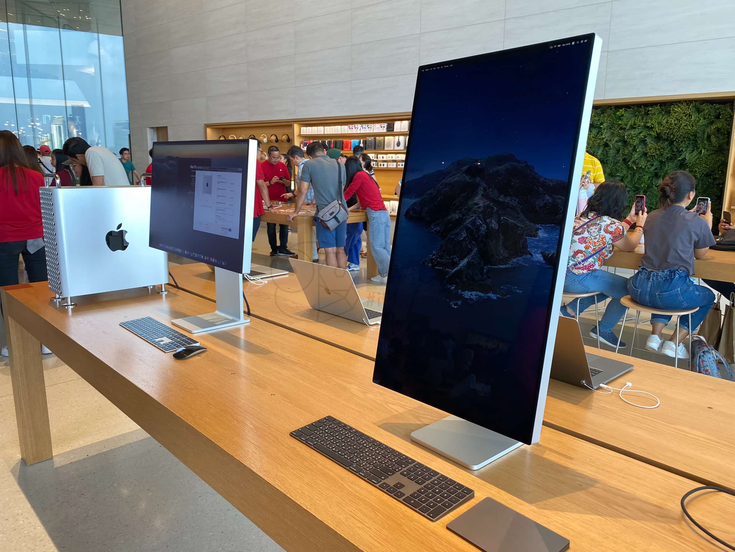 Mac Pro, จอ Pro Display XDR วางขายแล้วที่หน้าร้าน Apple Iconsiam