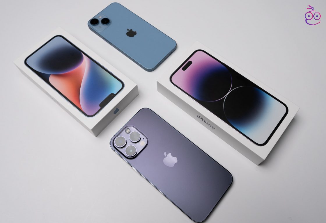 ชมเครื่องจริง iPhone 14 Pro Max สีม่วงเข้ม และ iPhone 14 สีฟ้า